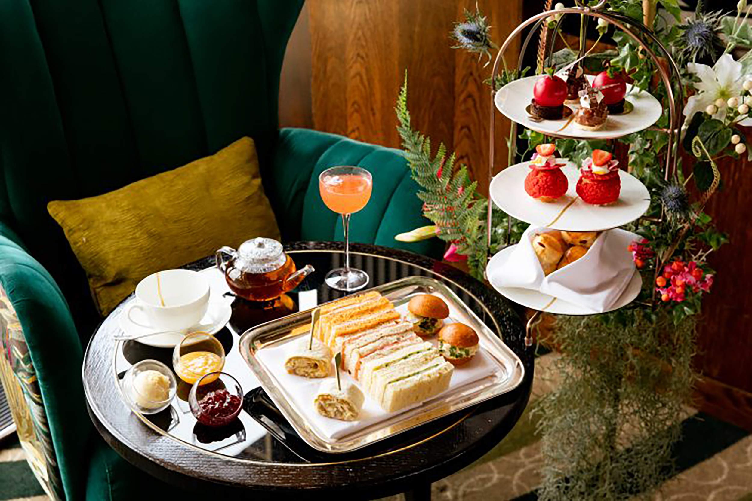 Restaurant Michelin Mayfair Afternoon Tea at Galvin at Windows